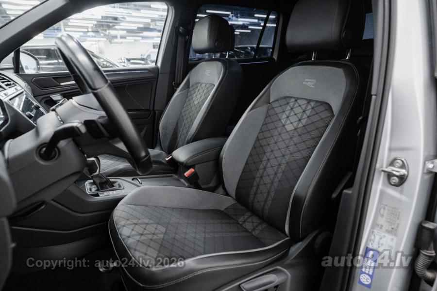 Grey Volkswagen Tiguan 2021 in Tallinn, with an engine capacity of 1.50 L and mileage of 82 thousand km for 23900 €, photo 12 on AUTOMOTO.COM.LV