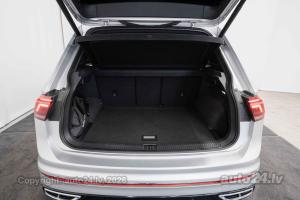 Grey Volkswagen Tiguan 2021 in Tallinn, with an engine capacity of 1.50 L and mileage of 82 thousand km for 23900 €, photo 16 on AUTOMOTO.COM.LV
