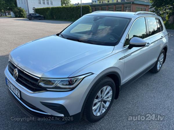 Grey Volkswagen Tiguan 2021 in Tallinn, with an engine capacity of 1.50 L and mileage of 76 thousand km for 23900 €, photo 5 on AUTOMOTO.COM.LV