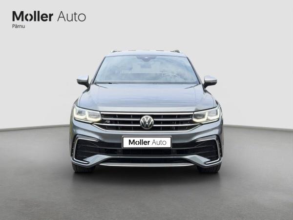 Grey Volkswagen Tiguan 2021 in Parnu, with an engine capacity of 1.50 L and mileage of 99 thousand km for 28950 €, photo 4 on AUTOMOTO.COM.LV