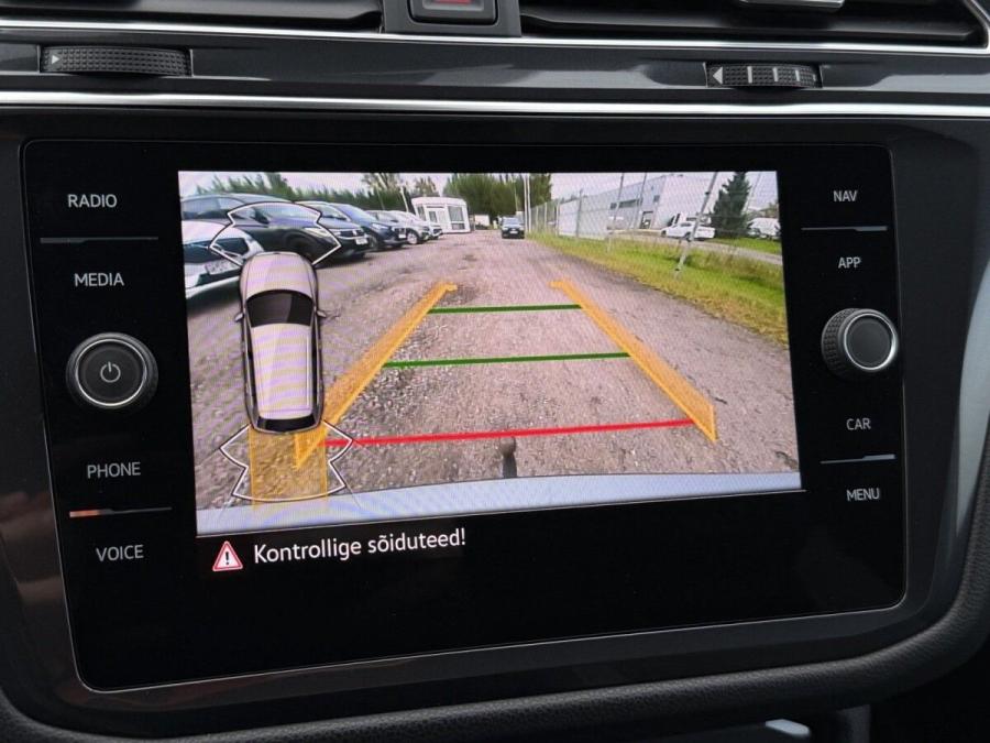 Pelēks Volkswagen Tiguan 2021 Pērnava, ar dzinēja tilpumu 1.50 L un nobraukumu 99 tūkst. km par 28950 €, foto 14 vietnē AUTOMOTO.COM.LV