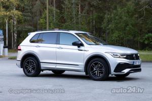 Grey Volkswagen Tiguan 2021 in Tallinn, with an engine capacity of 2.00 L and mileage of 89 thousand km for 31900 €, photo 3 on AUTOMOTO.COM.LV