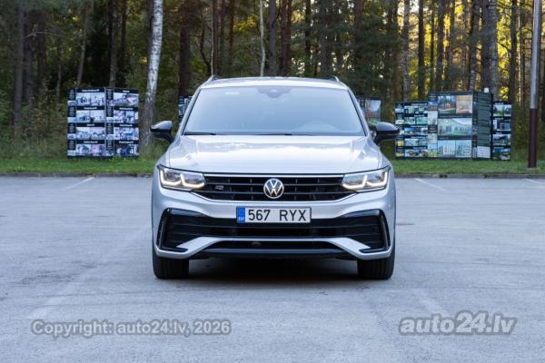 Grey Volkswagen Tiguan 2021 in Tallinn, with an engine capacity of 2.00 L and mileage of 89 thousand km for 31900 €, photo 7 on AUTOMOTO.COM.LV