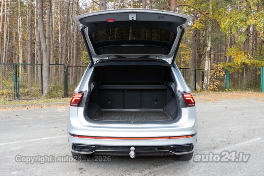 Grey Volkswagen Tiguan 2021 in Tallinn, with an engine capacity of 2.00 L and mileage of 89 thousand km for 31900 €, photo 8 on AUTOMOTO.COM.LV