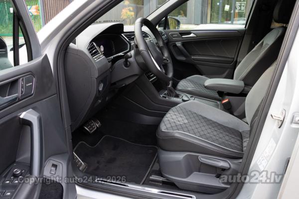Grey Volkswagen Tiguan 2021 in Tallinn, with an engine capacity of 2.00 L and mileage of 89 thousand km for 31900 €, photo 9 on AUTOMOTO.COM.LV