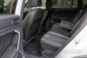 Grey Volkswagen Tiguan 2021 in Tallinn, with an engine capacity of 2.00 L and mileage of 89 thousand km for 31900 €, photo 10 on AUTOMOTO.COM.LV
