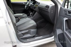 Grey Volkswagen Tiguan 2021 in Tallinn, with an engine capacity of 2.00 L and mileage of 89 thousand km for 31900 €, photo 12 on AUTOMOTO.COM.LV