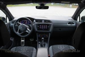 Grey Volkswagen Tiguan 2021 in Tallinn, with an engine capacity of 2.00 L and mileage of 89 thousand km for 31900 €, photo 17 on AUTOMOTO.COM.LV