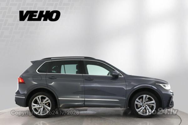 Grey Volkswagen Tiguan 2022 in Tallinn, with an engine capacity of 1.40 L and mileage of 61 thousand km for 26900 €, photo 2 on AUTOMOTO.COM.LV