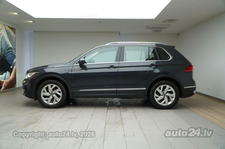 Grey Volkswagen Tiguan 2022 in Tallinn, with an engine capacity of 1.50 L and mileage of 160 thousand km for 24900 €, photo 3 on AUTOMOTO.COM.LV