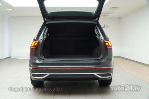 Grey Volkswagen Tiguan 2022 in Tallinn, with an engine capacity of 1.50 L and mileage of 160 thousand km for 24900 €, photo 6 on AUTOMOTO.COM.LV