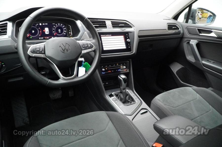 Grey Volkswagen Tiguan 2022 in Tallinn, with an engine capacity of 1.50 L and mileage of 160 thousand km for 24900 €, photo 11 on AUTOMOTO.COM.LV