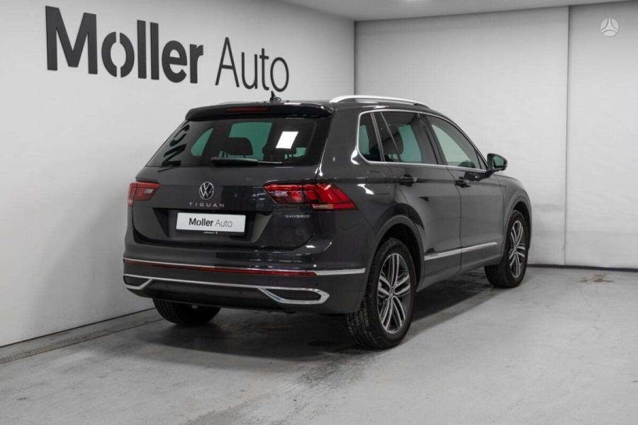 Pelēks Volkswagen Tiguan 2022 Viļņa, ar dzinēja tilpumu 1.40 L un nobraukumu 103 tūkst. km par 27900 €, foto 4 vietnē AUTOMOTO.COM.LV