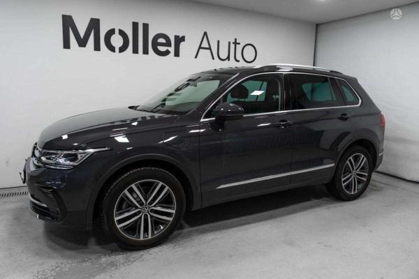 Pelēks Volkswagen Tiguan 2022 Viļņa, ar dzinēja tilpumu 1.40 L un nobraukumu 103 tūkst. km par 27900 €, foto 2 vietnē AUTOMOTO.COM.LV