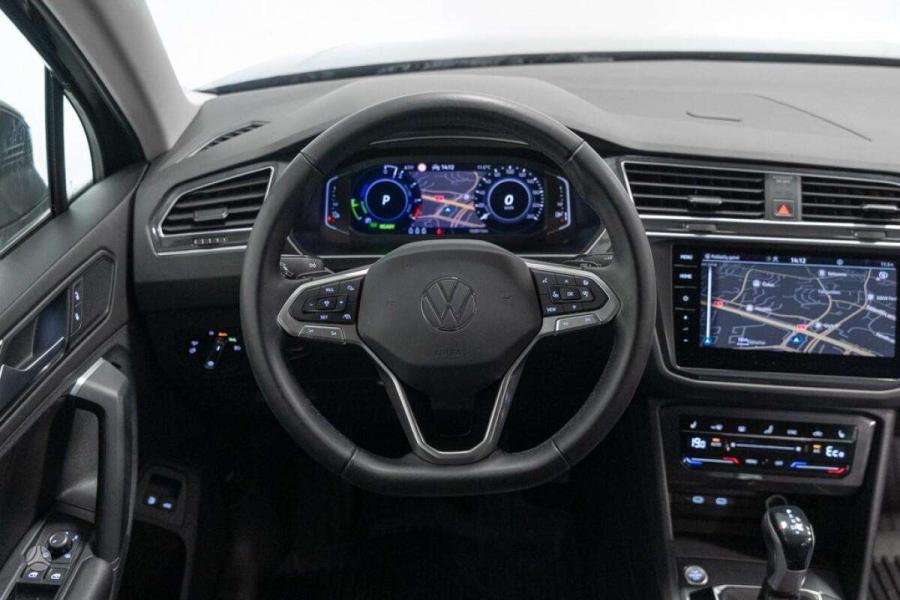 Grey Volkswagen Tiguan 2022 in Vilnius, with an engine capacity of 1.40 L and mileage of 103 thousand km for 27900 €, photo 11 on AUTOMOTO.COM.LV