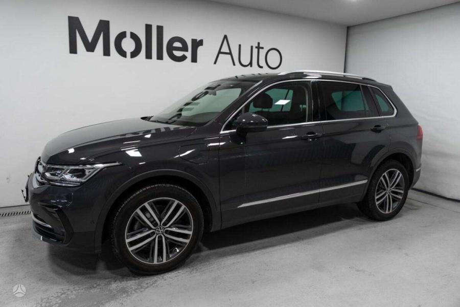 Pelēks Volkswagen Tiguan 2022 Viļņa, ar dzinēja tilpumu 1.40 L un nobraukumu 103 tūkst. km par 27400 €, foto 2 vietnē AUTOMOTO.COM.LV