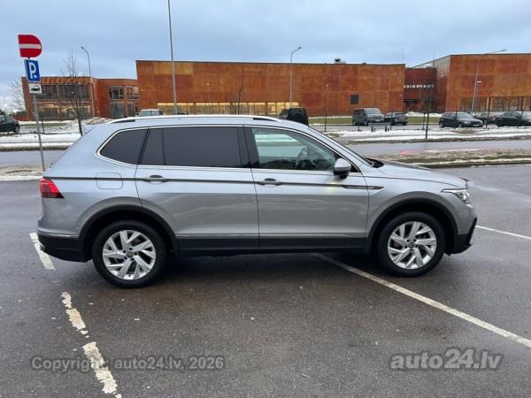 Pelēks Volkswagen Tiguan 2022 Tallina, ar dzinēja tilpumu 1.50 L un nobraukumu 50 tūkst. km par 32000 €, foto 2 vietnē AUTOMOTO.COM.LV