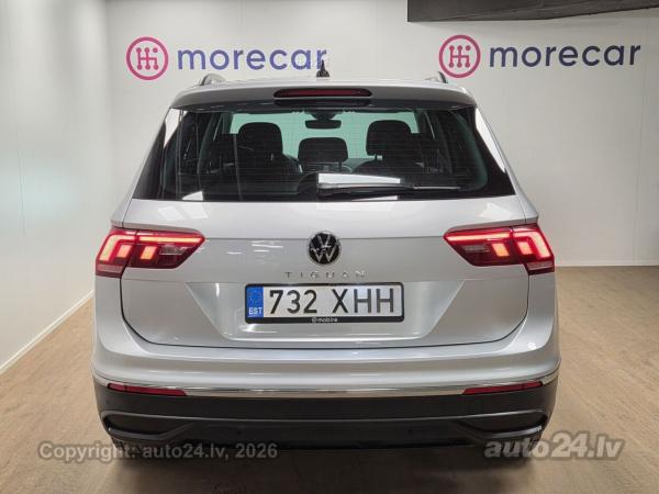 Pelēks Volkswagen Tiguan 2022 Tallina, ar dzinēja tilpumu 1.50 L un nobraukumu 93 tūkst. km par 20900 €, foto 5 vietnē AUTOMOTO.COM.LV