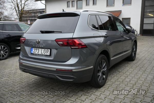 Pelēks Volkswagen Tiguan 2022 Tallina, ar dzinēja tilpumu 2.00 L un nobraukumu 118 tūkst. km par 27500 €, foto 4 vietnē AUTOMOTO.COM.LV
