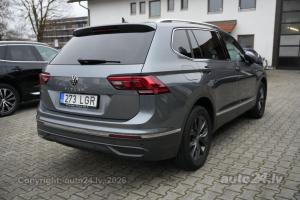 Grey Volkswagen Tiguan 2022 in Tallinn, with an engine capacity of 2.00 L and mileage of 118 thousand km for 27500 €, photo 4 on AUTOMOTO.COM.LV