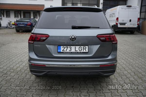 Grey Volkswagen Tiguan 2022 in Tallinn, with an engine capacity of 2.00 L and mileage of 118 thousand km for 27500 €, photo 6 on AUTOMOTO.COM.LV