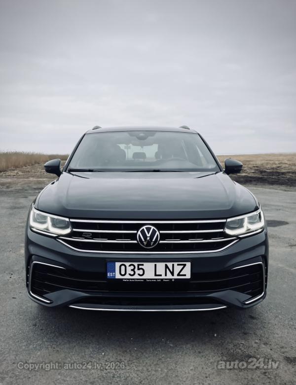 Grey Volkswagen Tiguan 2022 in Tallinn, with an engine capacity of 1.50 L and mileage of 35 thousand km for 31000 €, photo 2 on AUTOMOTO.COM.LV