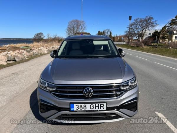 Pelēks Volkswagen Tiguan 2022 Tallina, ar dzinēja tilpumu 1.50 L un nobraukumu 50 tūkst. km par 27490 €, foto 2 vietnē AUTOMOTO.COM.LV