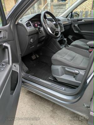 Grey Volkswagen Tiguan 2022 in Tallinn, with an engine capacity of 1.50 L and mileage of 89 thousand km for 27800 €, photo 4 on AUTOMOTO.COM.LV