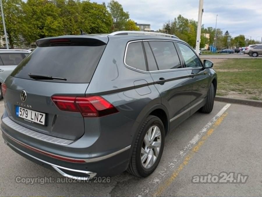 Grey Volkswagen Tiguan 2022 in Tallinn, with an engine capacity of 1.50 L and mileage of 89 thousand km for 27800 €, photo 13 on AUTOMOTO.COM.LV