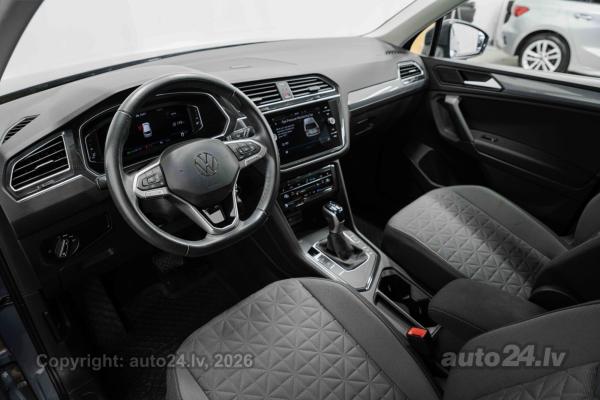 Pelēks Volkswagen Tiguan 2022 Tallina, ar dzinēja tilpumu 2.00 L un nobraukumu 79 tūkst. km par 23900 €, foto 8 vietnē AUTOMOTO.COM.LV