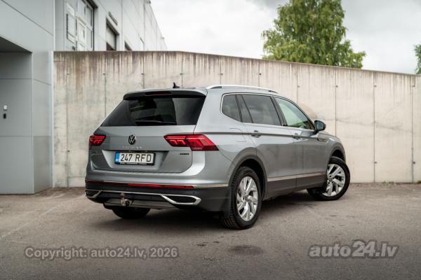 Grey Volkswagen Tiguan 2022 in Tartu, with an engine capacity of 2.00 L and mileage of 239 thousand km for 22900 €, photo 2 on AUTOMOTO.COM.LV