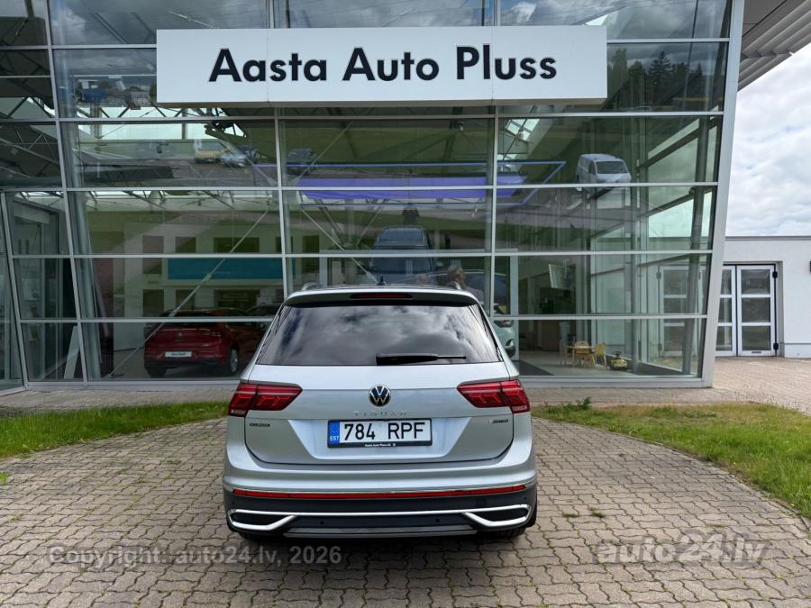 Grey Volkswagen Tiguan 2023 in Tartu, with an engine capacity of 2.00 L and mileage of 64 thousand km for 31990 €, photo 6 on AUTOMOTO.COM.LV