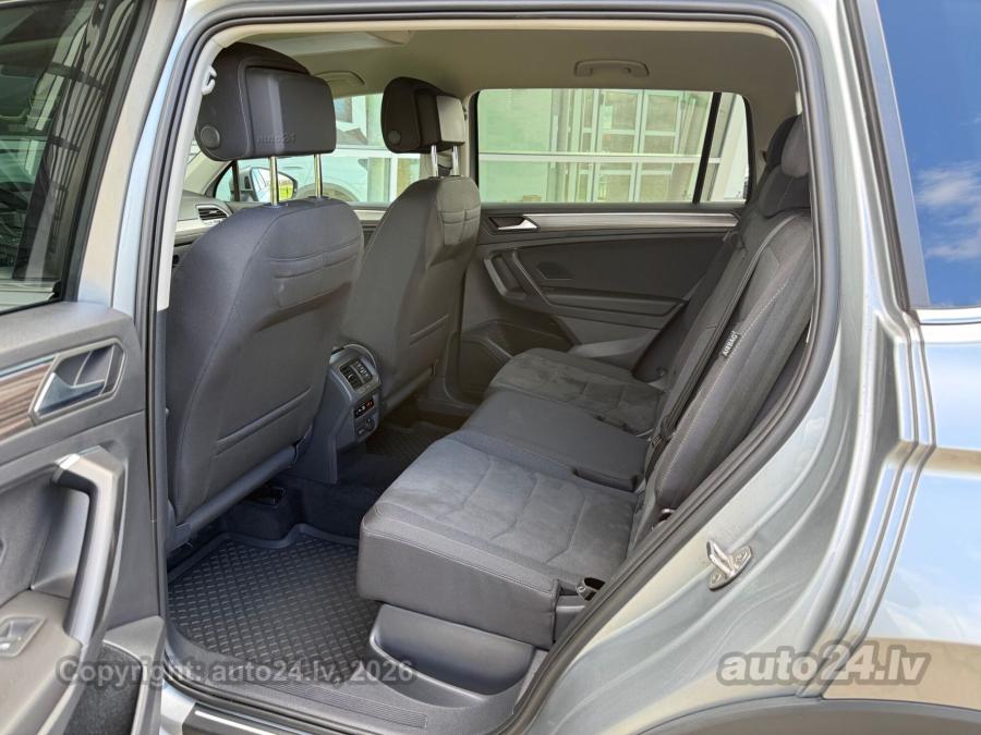 Grey Volkswagen Tiguan 2023 in Tartu, with an engine capacity of 2.00 L and mileage of 64 thousand km for 31990 €, photo 9 on AUTOMOTO.COM.LV
