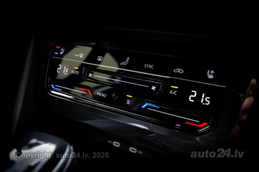Pelēks Volkswagen Tiguan 2023 Tallina, ar dzinēja tilpumu 2.00 L un nobraukumu 70 tūkst. km par 29990 €, foto 13 vietnē AUTOMOTO.COM.LV