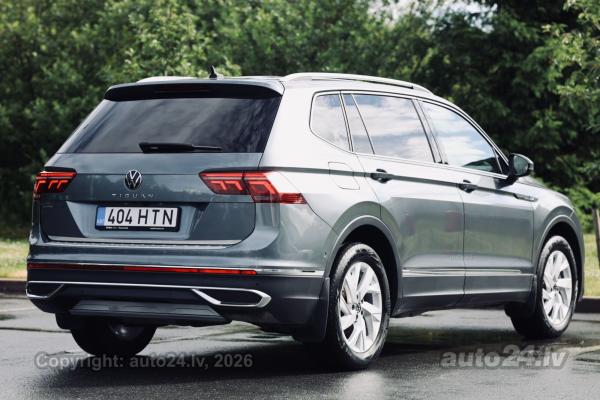 Grey Volkswagen Tiguan 2023 in Tallinn, with an engine capacity of 2.00 L and mileage of 63 thousand km for 28900 €, photo 2 on AUTOMOTO.COM.LV