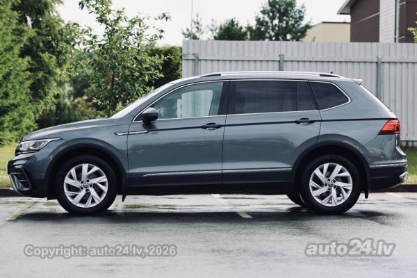 Grey Volkswagen Tiguan 2023 in Tallinn, with an engine capacity of 2.00 L and mileage of 63 thousand km for 28900 €, photo 4 on AUTOMOTO.COM.LV