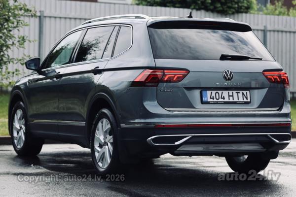 Grey Volkswagen Tiguan 2023 in Tallinn, with an engine capacity of 2.00 L and mileage of 63 thousand km for 28900 €, photo 8 on AUTOMOTO.COM.LV