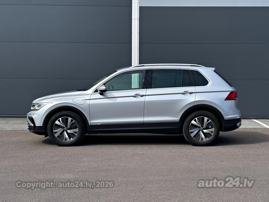 Grey Volkswagen Tiguan 2023 in Tallinn, with an engine capacity of 1.40 L and mileage of 73 thousand km for 26500 €, photo 6 on AUTOMOTO.COM.LV