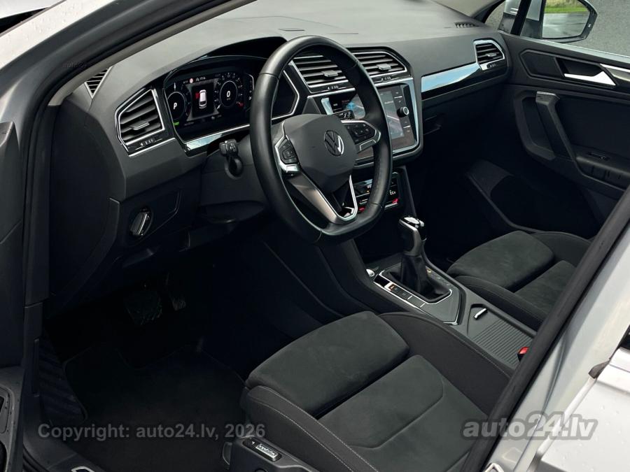 Grey Volkswagen Tiguan 2023 in Tallinn, with an engine capacity of 1.40 L and mileage of 73 thousand km for 26500 €, photo 13 on AUTOMOTO.COM.LV