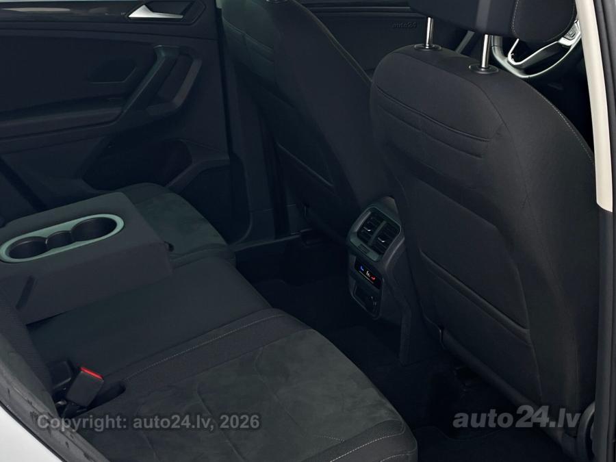 Grey Volkswagen Tiguan 2023 in Tallinn, with an engine capacity of 1.40 L and mileage of 73 thousand km for 26500 €, photo 21 on AUTOMOTO.COM.LV