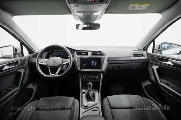 Volkswagen Tiguan 2023 in Tallinn on AUTOMOTO.COM.LV Grey Volkswagen Tiguan 2023 in Tallinn, with an engine capacity of 2.00 L and mileage of 137 thousand km for 26900 €, photo 10 on AUTOMOTO.COM.LV