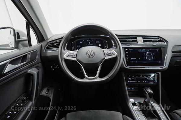 Volkswagen Tiguan 2023 in Tallinn on AUTOMOTO.COM.LV Grey Volkswagen Tiguan 2023 in Tallinn, with an engine capacity of 2.00 L and mileage of 137 thousand km for 26900 €, photo 11 on AUTOMOTO.COM.LV