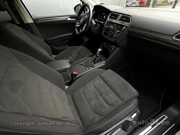 Pelēks Volkswagen Tiguan 2024 Tallina, ar dzinēja tilpumu 1.50 L un nobraukumu 15 tūkst. km par 34500 €, foto 11 vietnē AUTOMOTO.COM.LV
