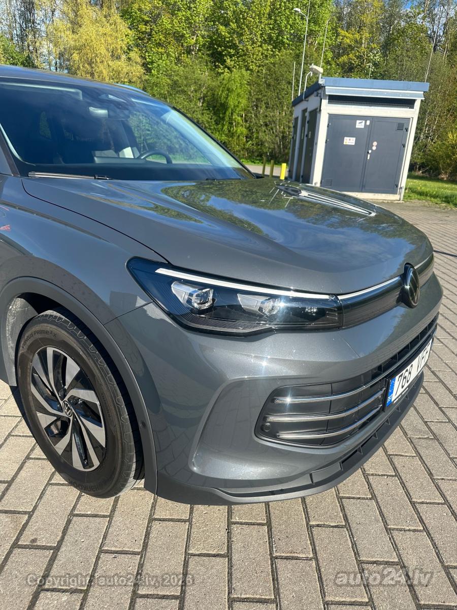 Grey Volkswagen Tiguan 2024 in Parnu, with an engine capacity of 1.50 L and mileage of 28 thousand km for 33900 €, photo 5 on AUTOMOTO.COM.LV