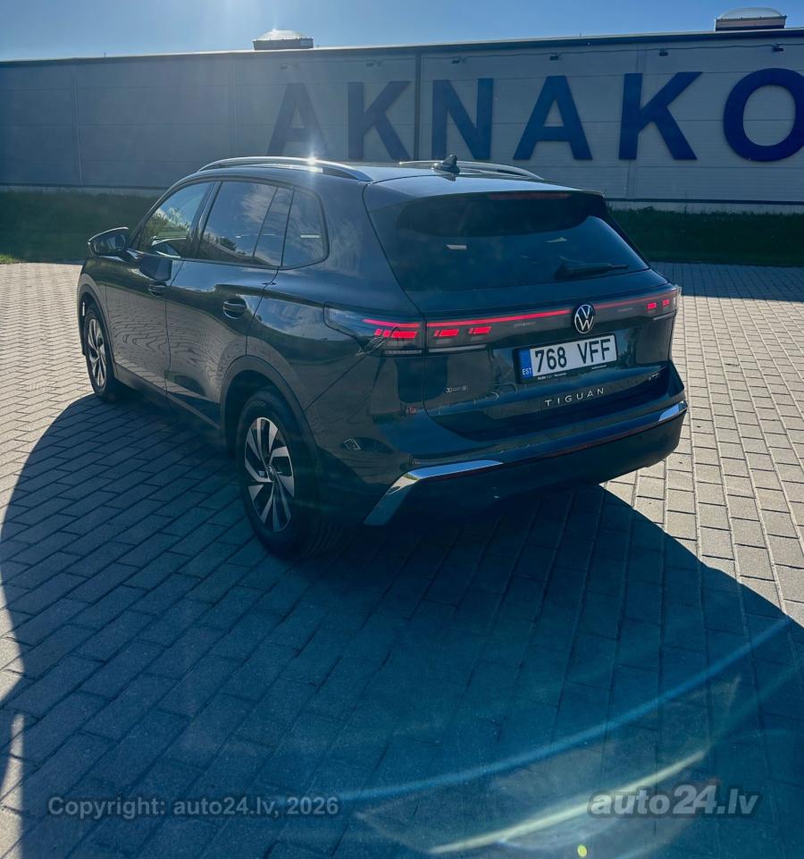 Grey Volkswagen Tiguan 2024 in Parnu, with an engine capacity of 1.50 L and mileage of 28 thousand km for 33900 €, photo 8 on AUTOMOTO.COM.LV