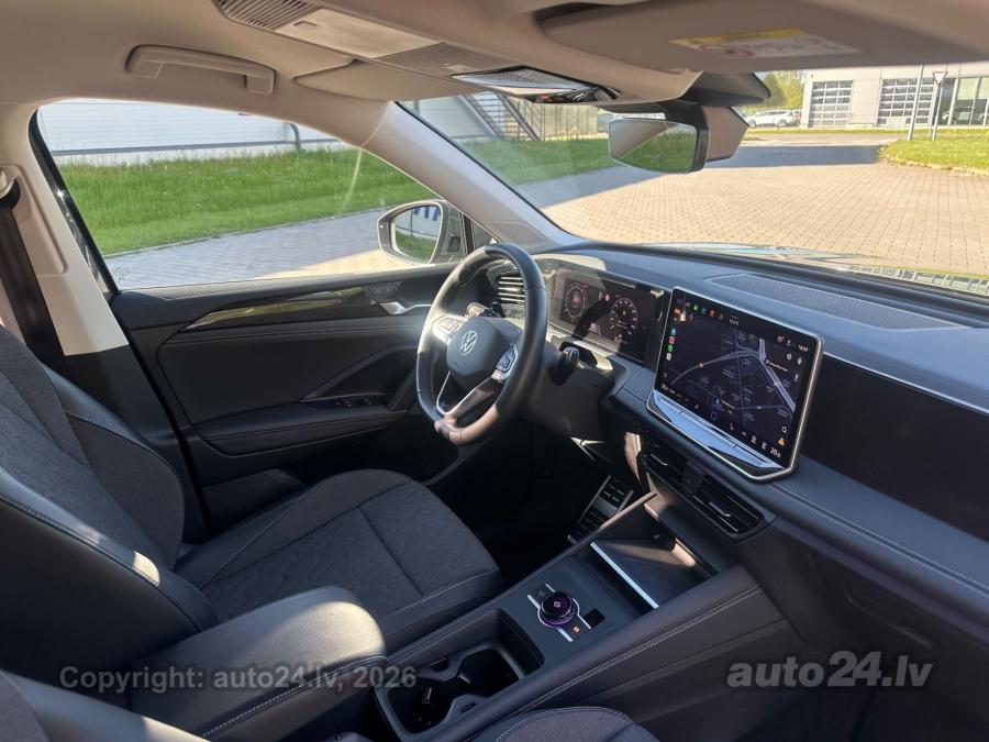 Grey Volkswagen Tiguan 2024 in Parnu, with an engine capacity of 1.50 L and mileage of 28 thousand km for 33900 €, photo 9 on AUTOMOTO.COM.LV