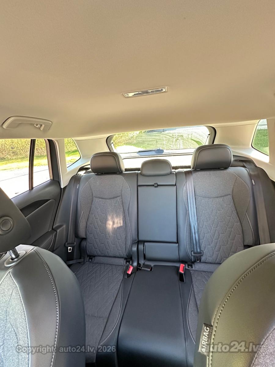 Grey Volkswagen Tiguan 2024 in Parnu, with an engine capacity of 1.50 L and mileage of 28 thousand km for 33900 €, photo 17 on AUTOMOTO.COM.LV
