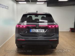 Grey Volkswagen Tiguan 2024 in Tallinn, with an engine capacity of 1.50 L and mileage of 9 thousand km for 32490 €, photo 6 on AUTOMOTO.COM.LV