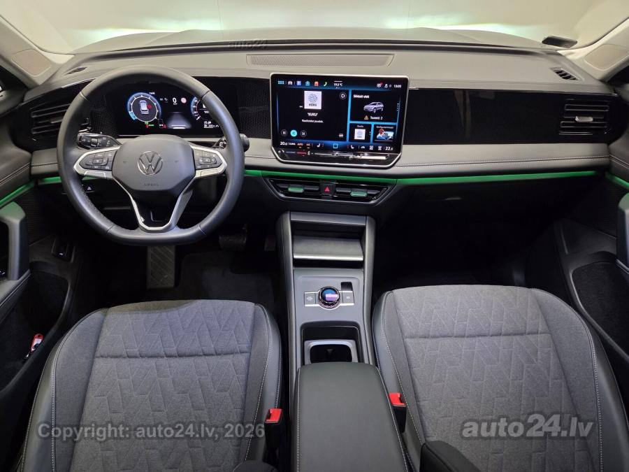 Grey Volkswagen Tiguan 2024 in Tallinn, with an engine capacity of 1.50 L and mileage of 9 thousand km for 32490 €, photo 8 on AUTOMOTO.COM.LV