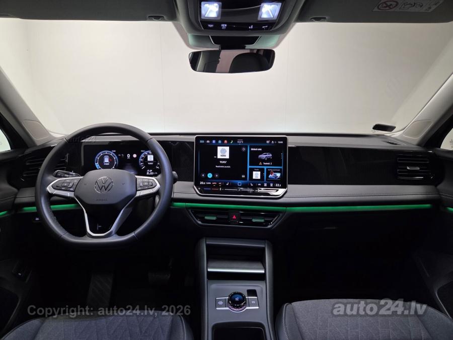 Grey Volkswagen Tiguan 2024 in Tallinn, with an engine capacity of 1.50 L and mileage of 9 thousand km for 32490 €, photo 9 on AUTOMOTO.COM.LV